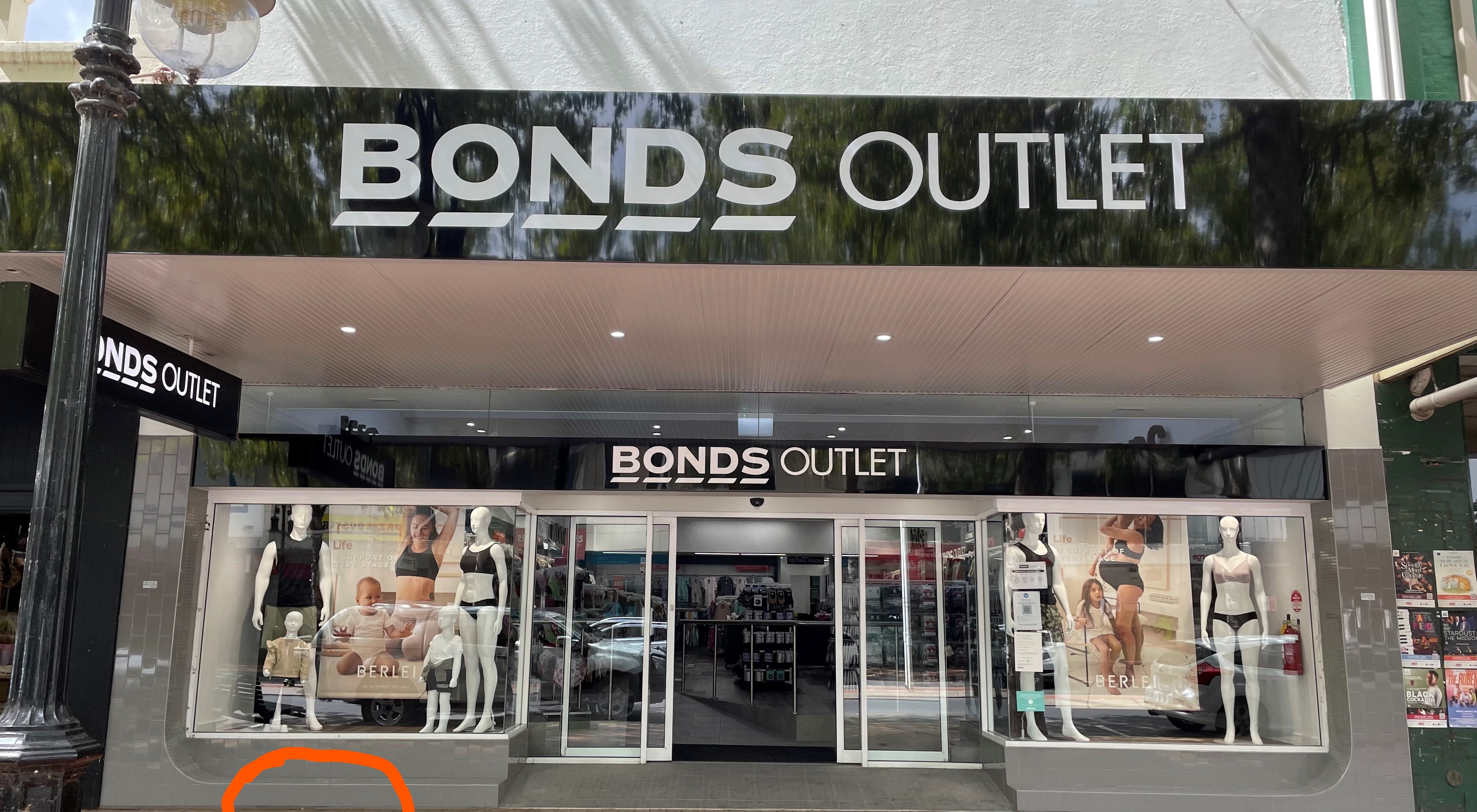 Bonds Outlet Tamworth | Find your Closest Retailer